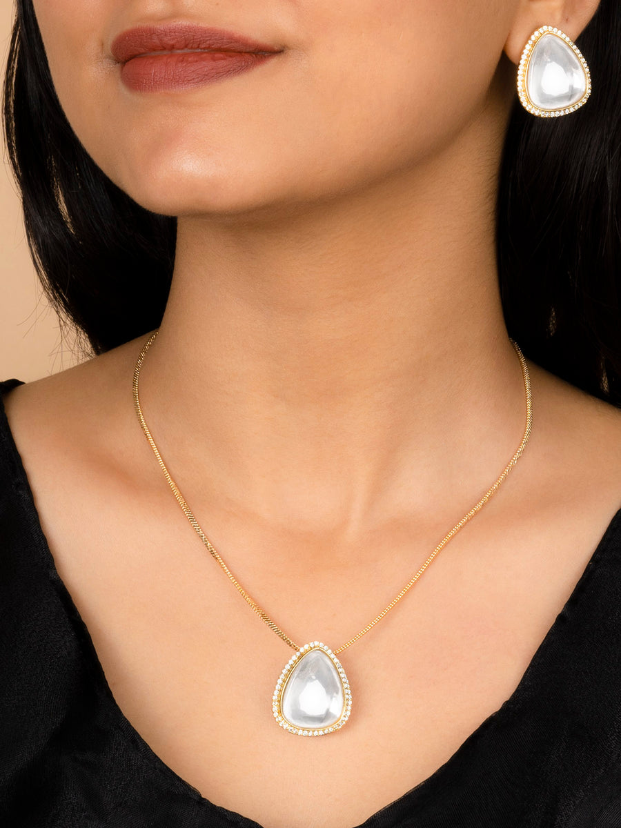 PK-S35G - White Color Gold Plated Faux Diamond Necklace Set – Mortantra